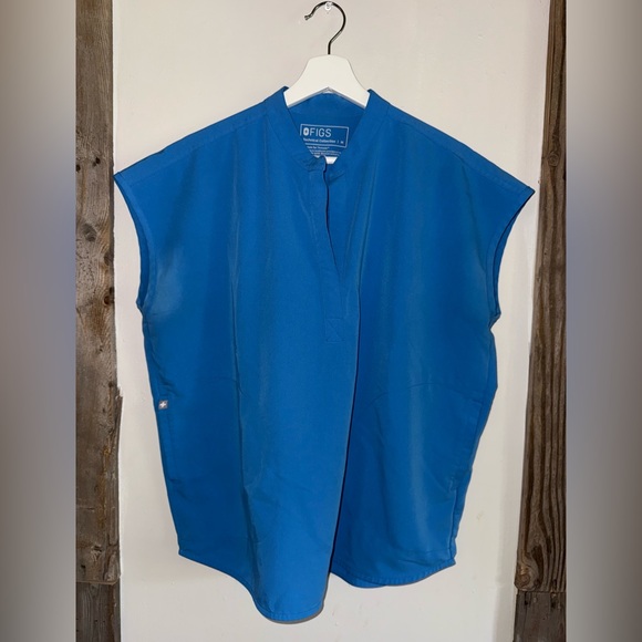 Figs | Tops | Figs Womens Capri Blue Rafaela Oversized Scrub Top | Poshmark